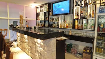 2 bares/lounges