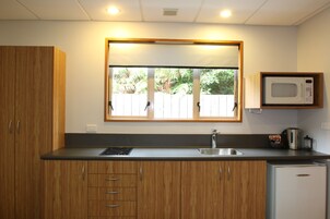 Apartamento, 1 quarto (Super King) | Cozinha privada | Geladeira, micro-ondas, cafeteira/chaleira