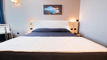 Quarto Duplo para 1 Pessoa | Roupa de alta qualidade, minibar, cofre no quarto, secretária