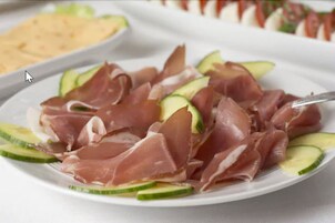 Pequeno-almoço tipo buffet diário mediante uma taxa