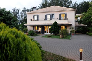 Fachada da propriedade