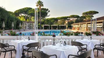 2 restaurantes, pequenos-almoços servidos, cozinha regional