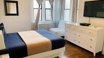 Quarto standard, 1 cama Queen | 1 quarto, cofres nos quartos, ferros/tábuas de passar roupa