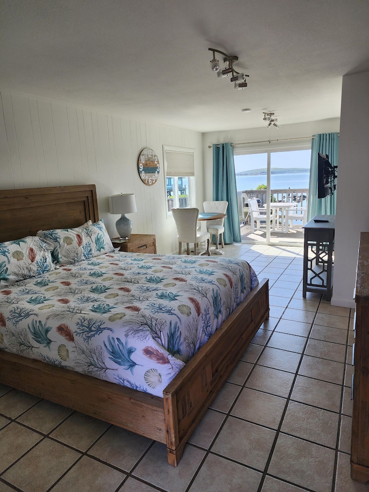 Bodega Harbor Inn - Bodega Bay, CA