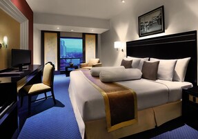 Quarto Superior, 1 cama king-size | Minibar, cofre no quarto, secretária, cortinas/cortinados opacos 