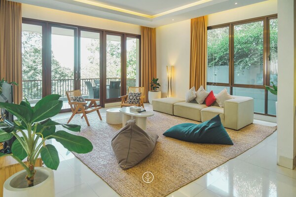 Jasmine Cozy Villa 3 Br Heated Pool And Billiard - Bandung