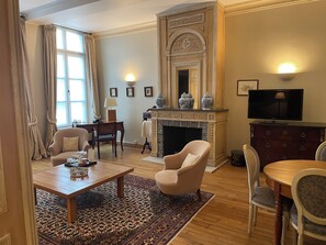 Suite | Sala de estar | Televisor 