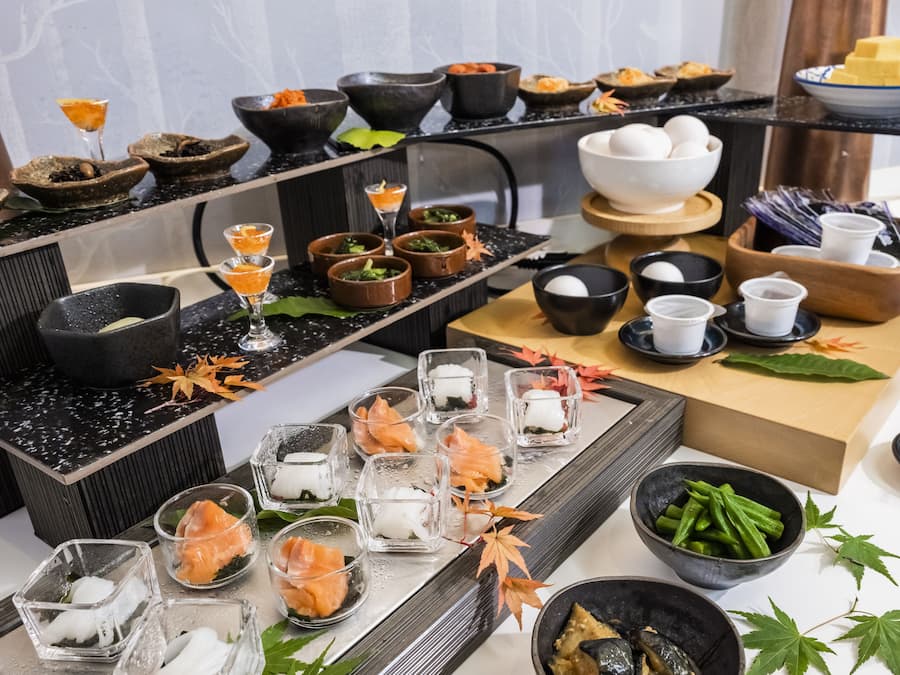 Café da manhã com buffet todos os dias mediante uma taxa