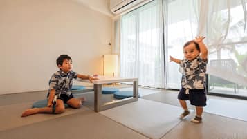 Quarto tradicional, vista para o oceano (Japanese Western, 45 spm) | Cofres nos quartos, escrivaninha, cortinas blackout, Wi-Fi de cortesia