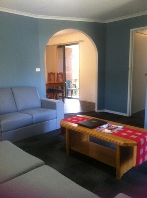 Apartamento, 2 quartos | Minibar, ferro/tábua de engomar, berços/camas para crianças 