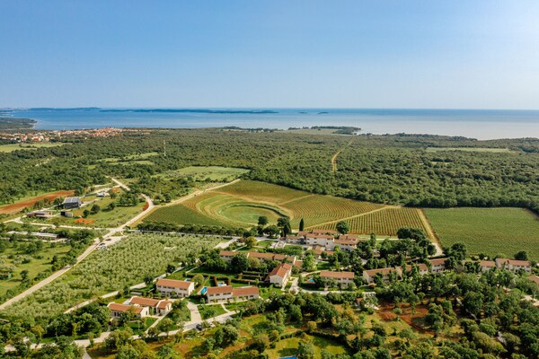 Meneghetti Wine Hotel And Winery - Peroj