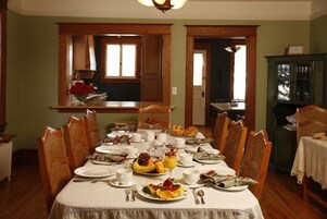 Café da manhã completo grátis