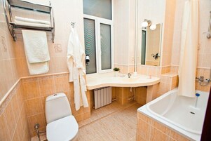 Quarto Casal Standard | Banheira de imersão