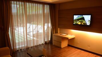 Suite Júnior, várias camas, não fumadores | Vista do quarto