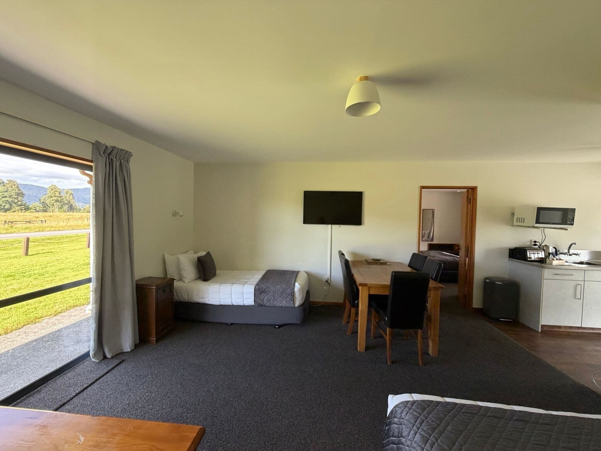 Apartamento Standard, 1 quarto, não fumadores, cozinha (with shower) | Roupa de alta qualidade, camas de colchão Select Comfort, secretária 