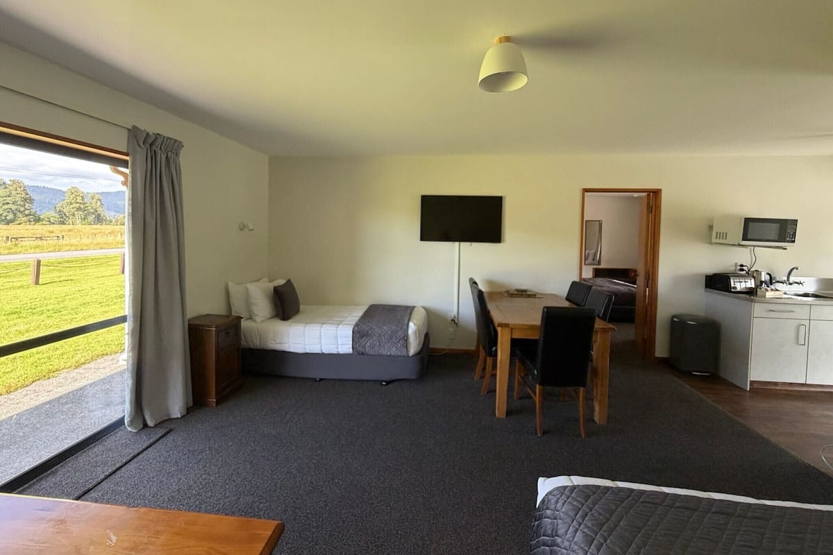 Apartamento Standard, 1 quarto, não fumadores, cozinha (with shower) | Roupa de alta qualidade, camas de colchão Select Comfort, secretária