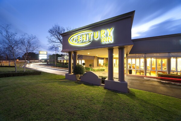 Twin Room At Century Inn Traralgon - Traralgon