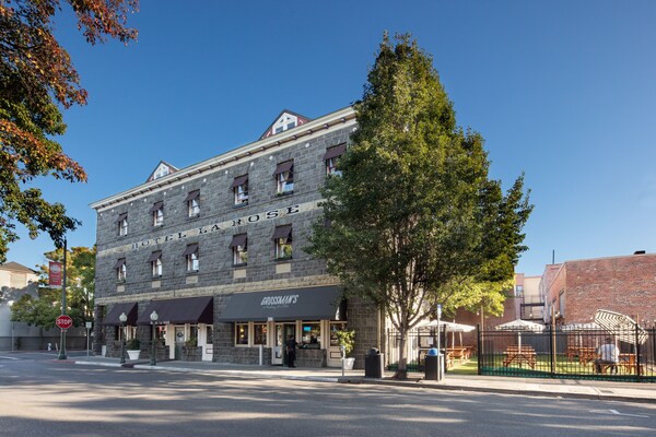Hotel La Rose - Santa Rosa, CA