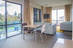 Suite Premium, 1 quarto | Sala | Smart TV de 43 de polegadas com canais digitais, televisor, Netflix 