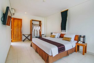 Quarto Duplo ou Twin Deluxe (with Free Return Airport Transfer) | Roupa de alta qualidade, minibar, cofre no quarto, secretária