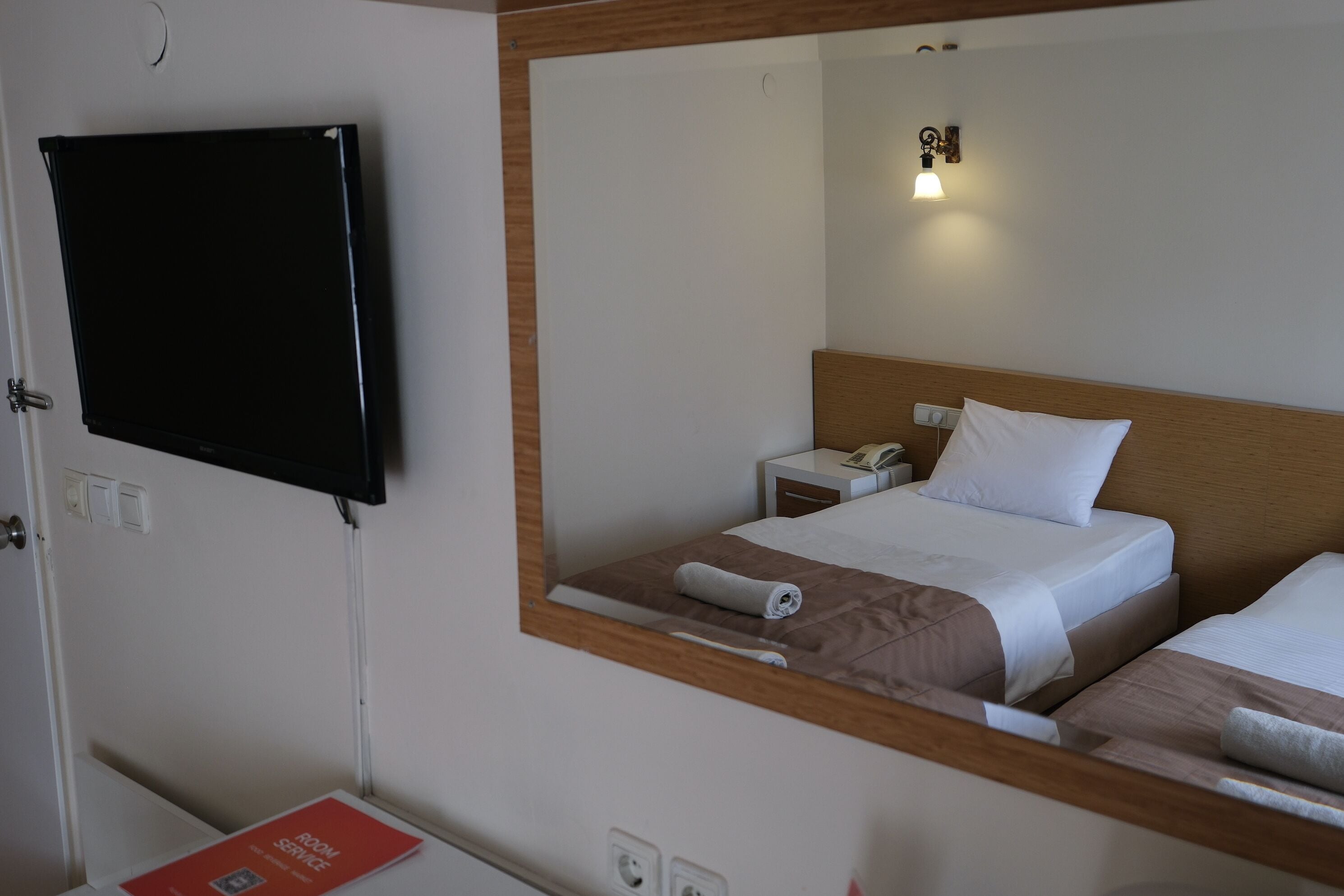 Quarto triplo standard | Roupas de cama premium, frigobar, Wi-Fi de cortesia, roupa de cama