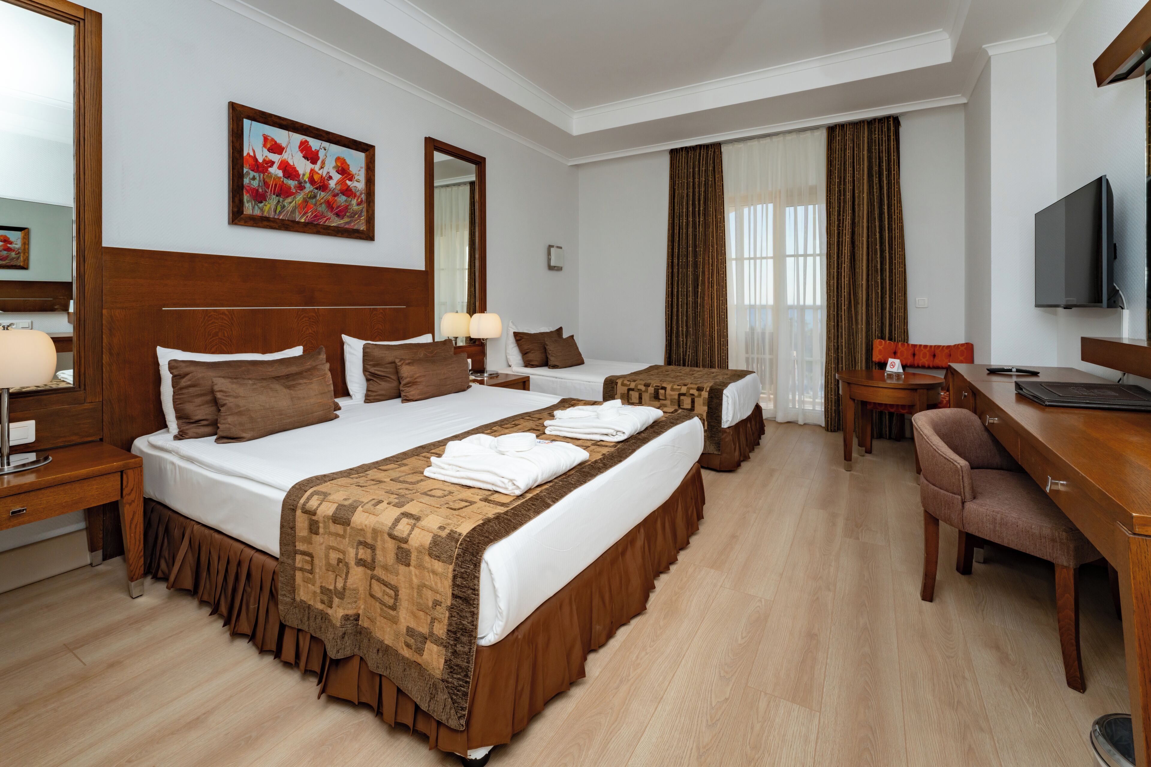 Roupas de cama premium, frigobar (abastecido com itens grátis)