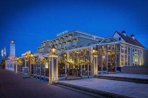 Fachada do alojamento (tarde/noite)