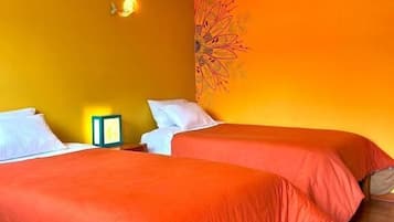 Quarto Twin Básico | Secretária, Wi-fi grátis