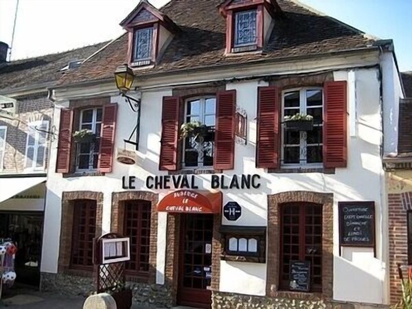 Hotel Restaurant Le Cheval Blanc - Yonne