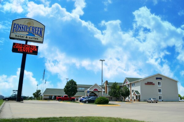 Fossil Creek Hotel And Suites - Kansas