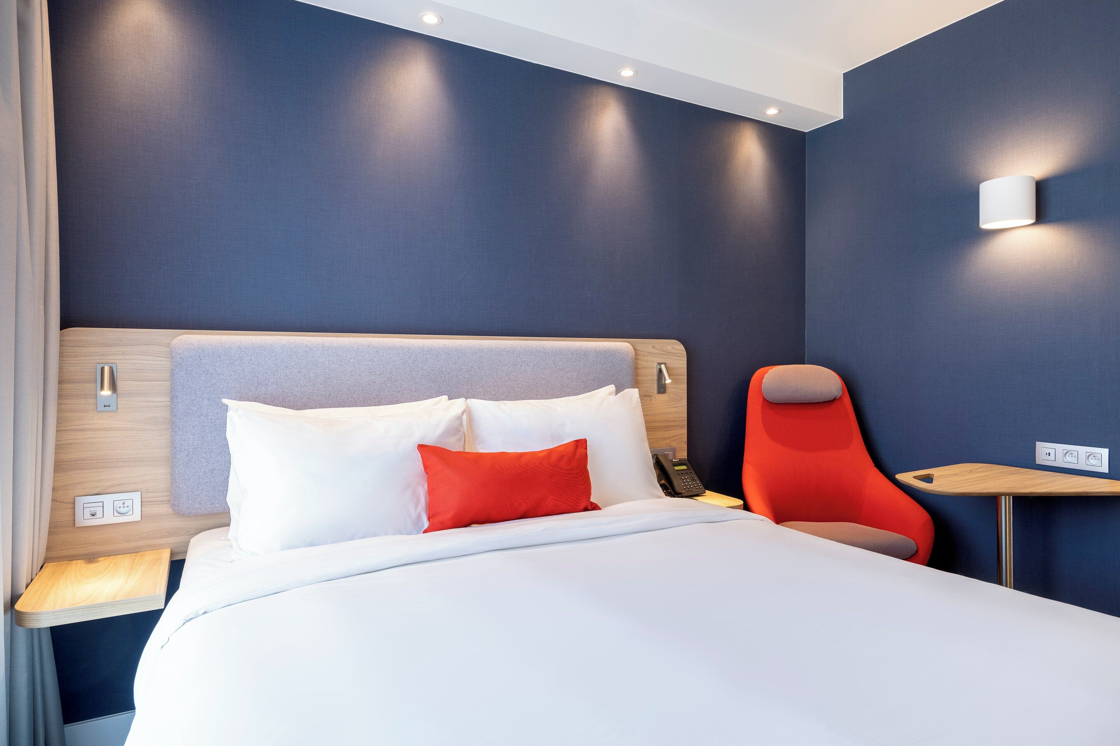 Holiday Inn Express Antwerp City Centre, an IHG Hotel, Antwerp | Hotels.com