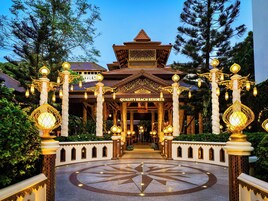 Fachada do alojamento (tarde/noite)