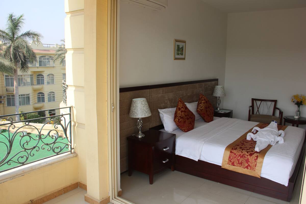 Quarto Superior | Minibar, cofre no quarto, secretária, camas desdobráveis 