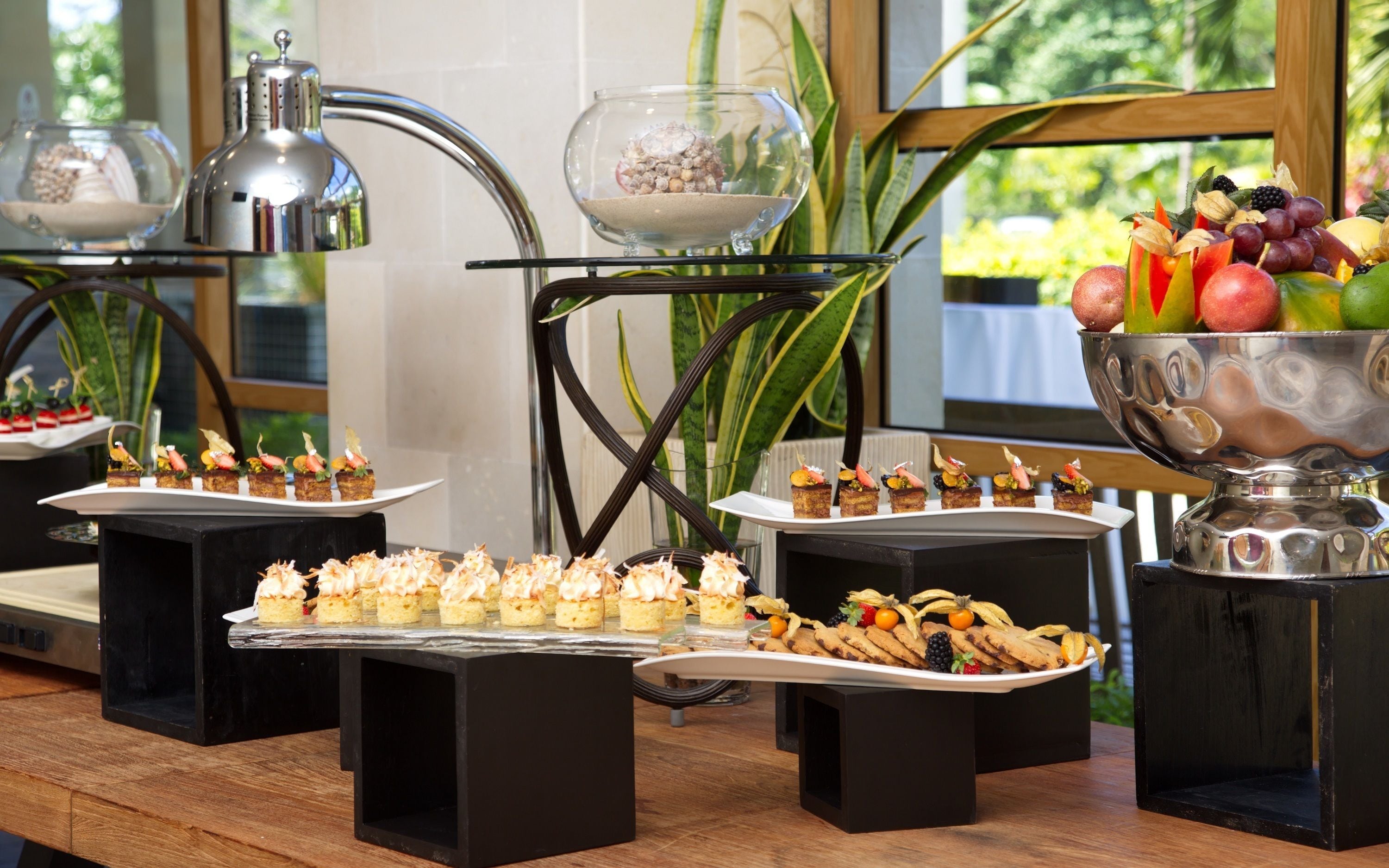 Pequeno-almoço tipo buffet diário (45 EUR por pessoa) 