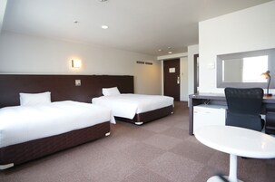 Secretária, Wi-fi, roupa de cama fornecida 