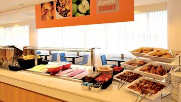 Pequeno-almoço tipo buffet diário incluído
