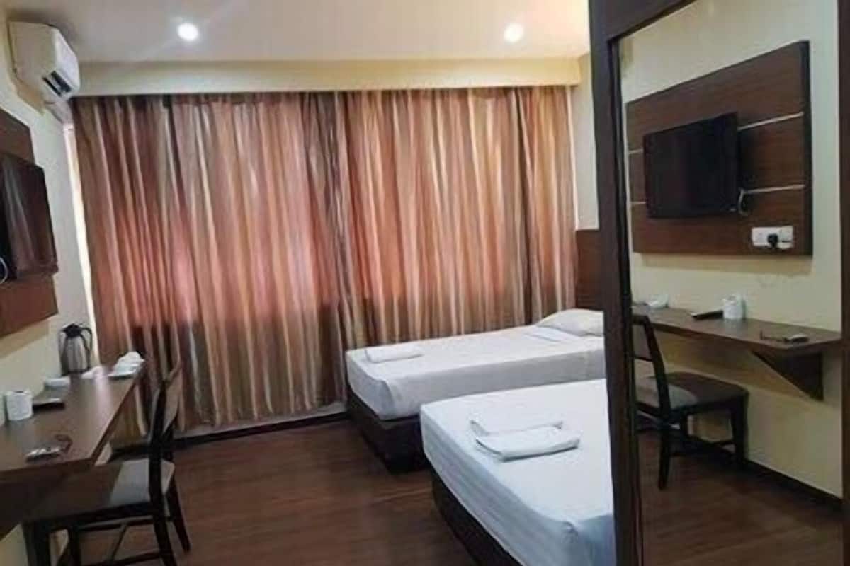 1 quarto, escrivaninha, ferros/tábuas de passar roupa, Wi-Fi de cortesia