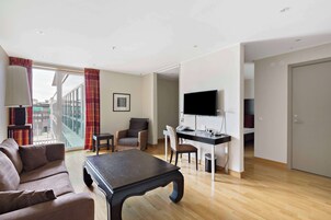 Quarto Deluxe, 1 cama de casal, não fumadores (with Sofabed) | Camas de colchão pillowtop, cofre no quarto, secretária 