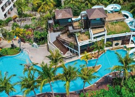 2 piscinas internas, 3 piscinas externas, espreguiçadeiras