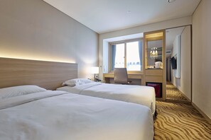 Quarto triplo luxo, banheira | 1 quarto, frigobar, cofres nos quartos, escrivaninha