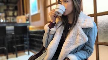 Serviço de café da manhã, culinária peruana, restaurante ao ar livre