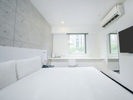 Quarto Duplo Superior | Edredões de penas, secretária, Wi-fi grátis, roupa de cama fornecida 
