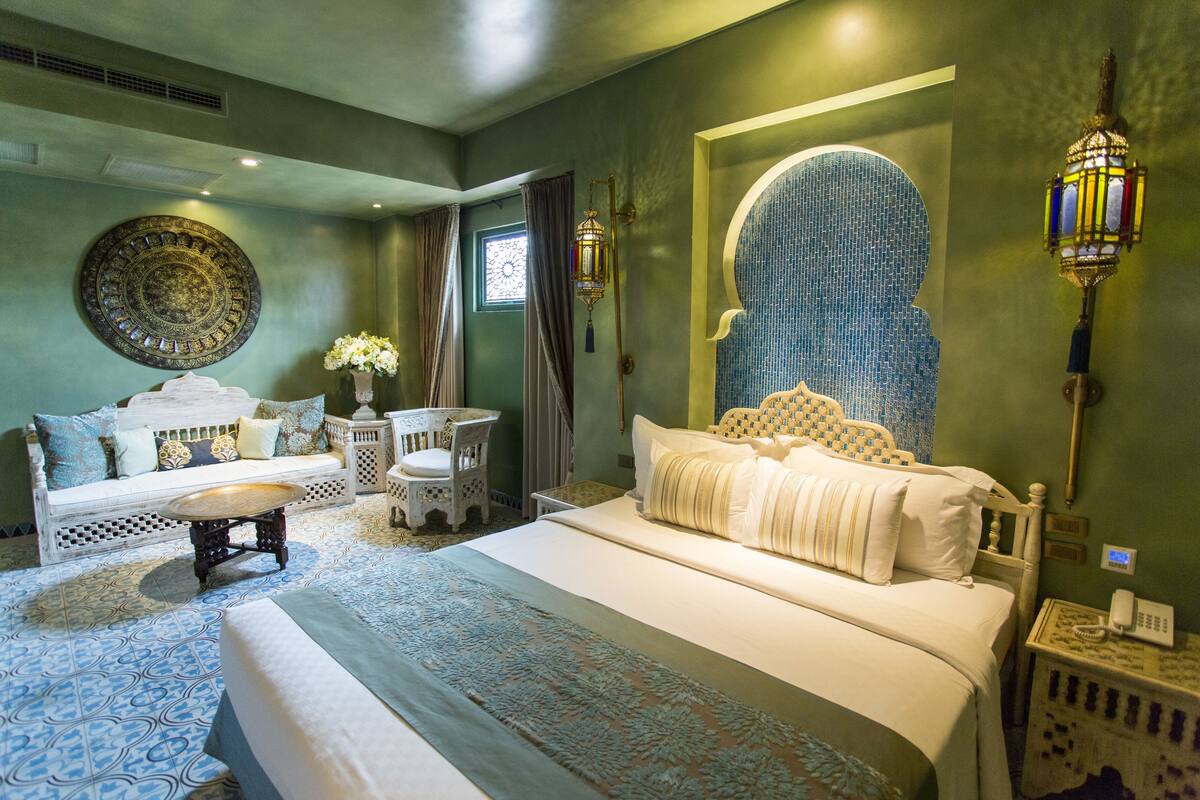 Cofre no quarto, secretária, Wi-fi grátis, com decoração personalizada 
