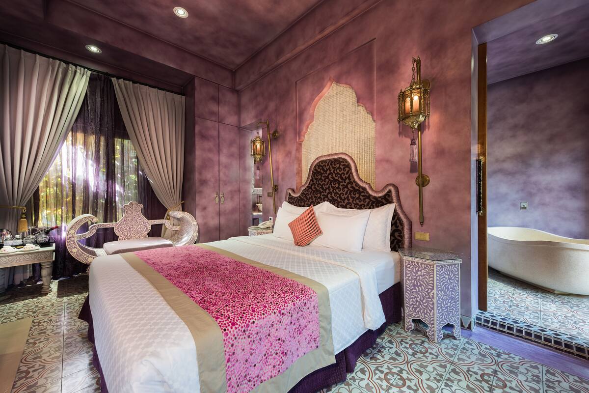 Cofre no quarto, secretária, Wi-fi grátis, com decoração personalizada 
