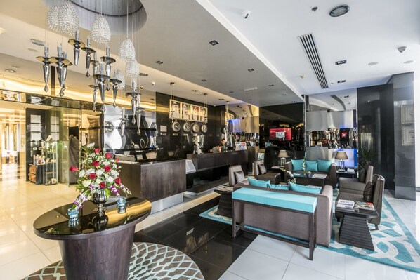 Área de estar no saguão