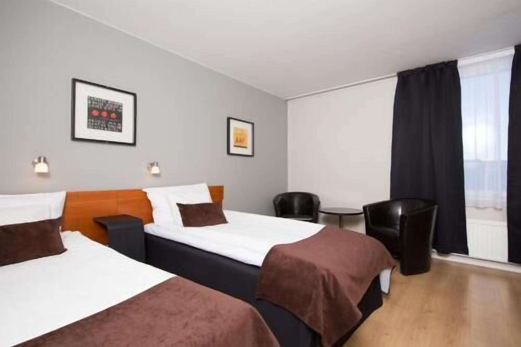 1 quarto, roupa de alta qualidade, secretária, Wi-fi gr átis 