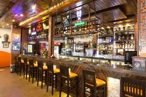 Pequenos-almoços, almoços, jantares servidos, cozinha à base de marisco 