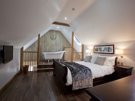 Quarto Duplo, casa de banho anexa (Cerne )