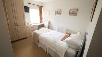 Quarto Individual, casa de banho anexa