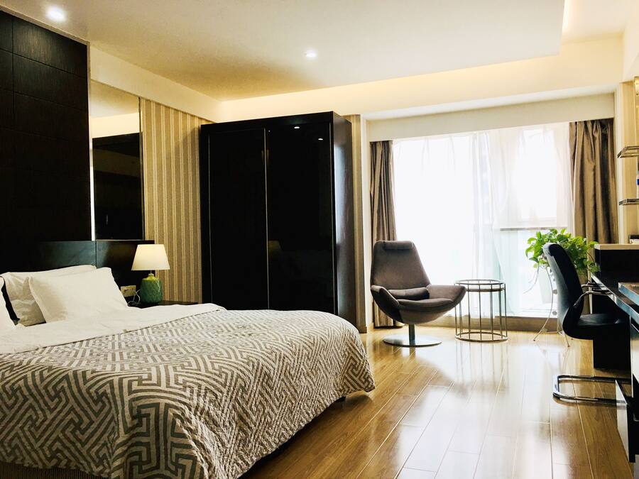 Apartamento (with computer) | Individualmente mobiliados, escrivaninha